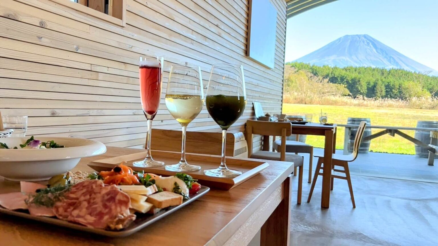 カフェシゼン（Cafe SHIZEN）｜富士山が目の前！豊富な朝霧の食材と自社ワイン | グルメグ